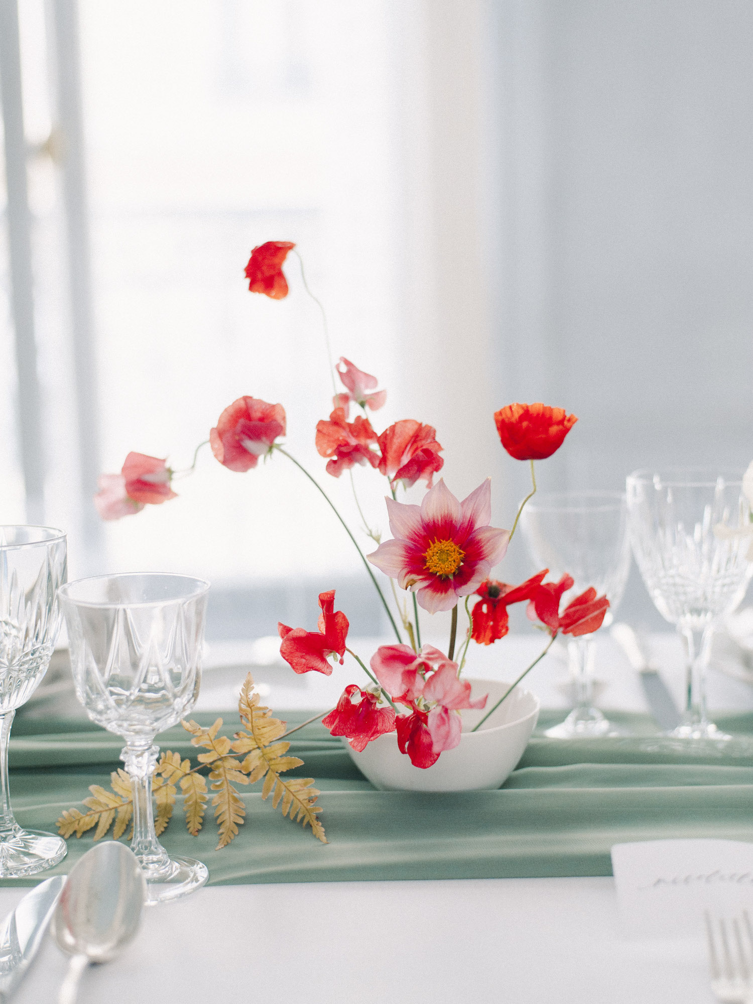 Floral garden in Parisian apartment | floraison-paris.com